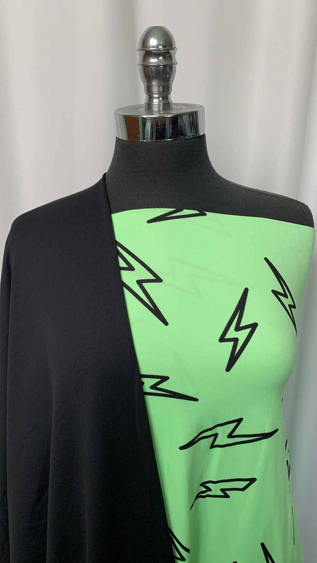 NEON BOLTS BUNDLE : 2YD Neon Bolts DBP & 1.5YD Black PF FT : A2002 – Amandasbundles.com