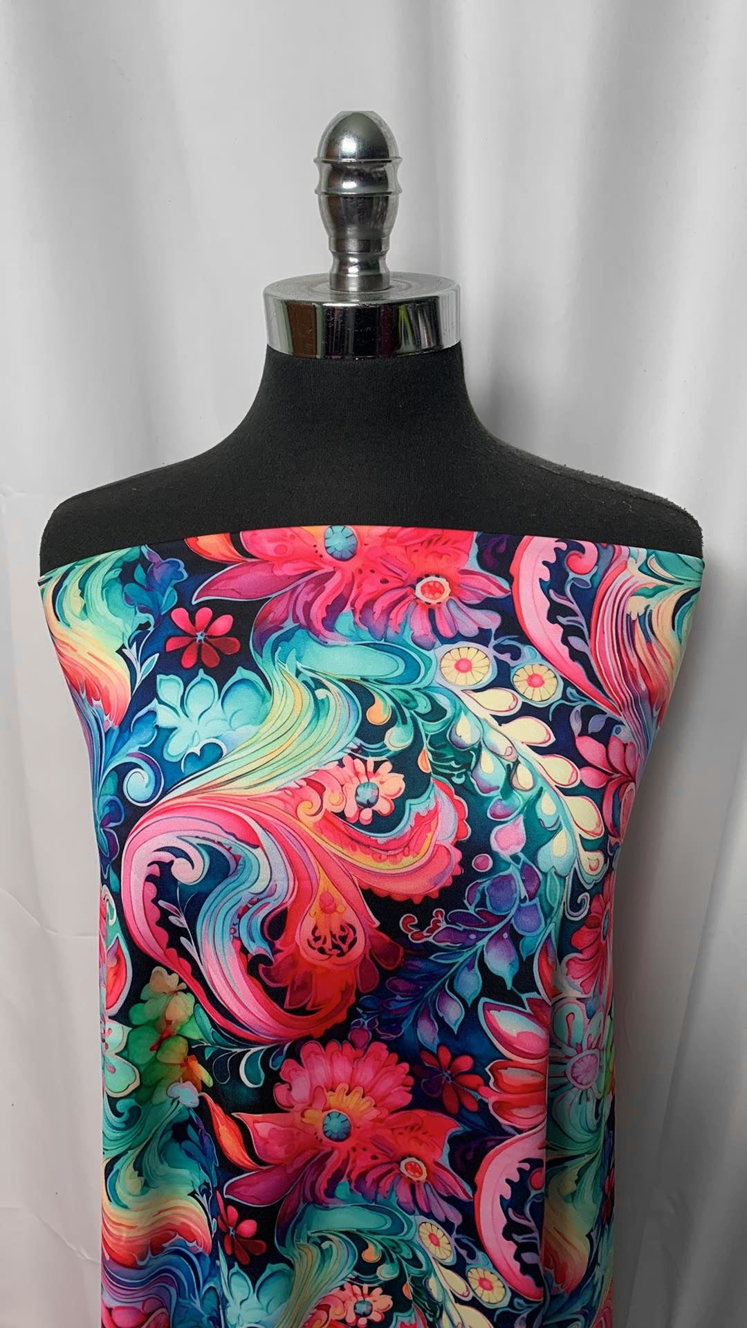 Night Paisley - 396gsm P/S Performance - 2 Yard Cut – Amandasbundles.com